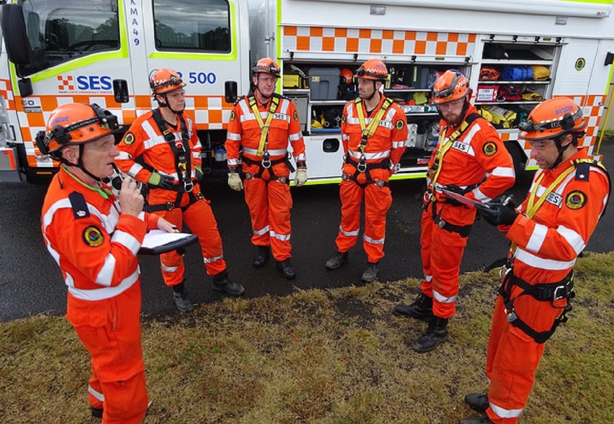 NSW SES runs simulation bus crash to enhance rescue skills