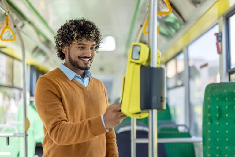 Tap and go ticketing begins roll-out on Victorian PT network