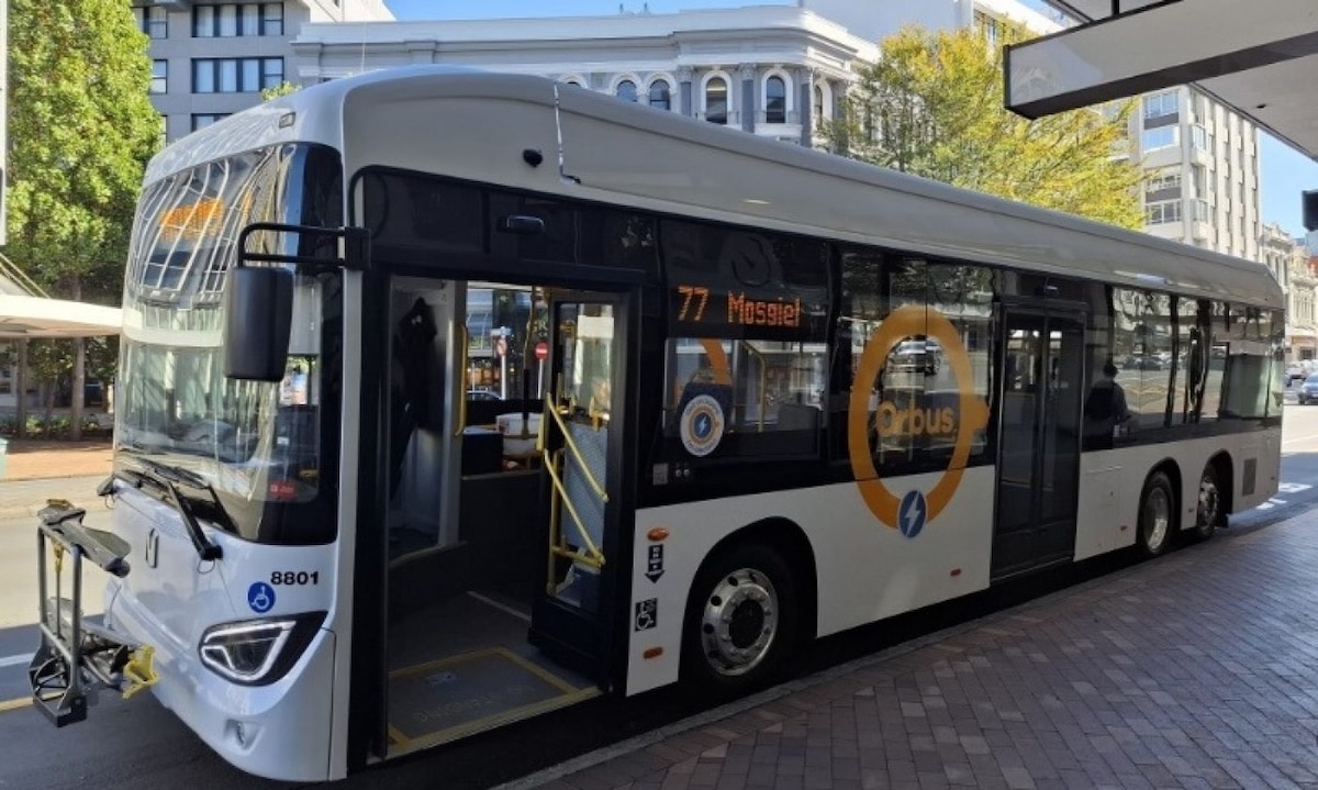 Dunedin accelerates electric buses with new Kinetic contracts