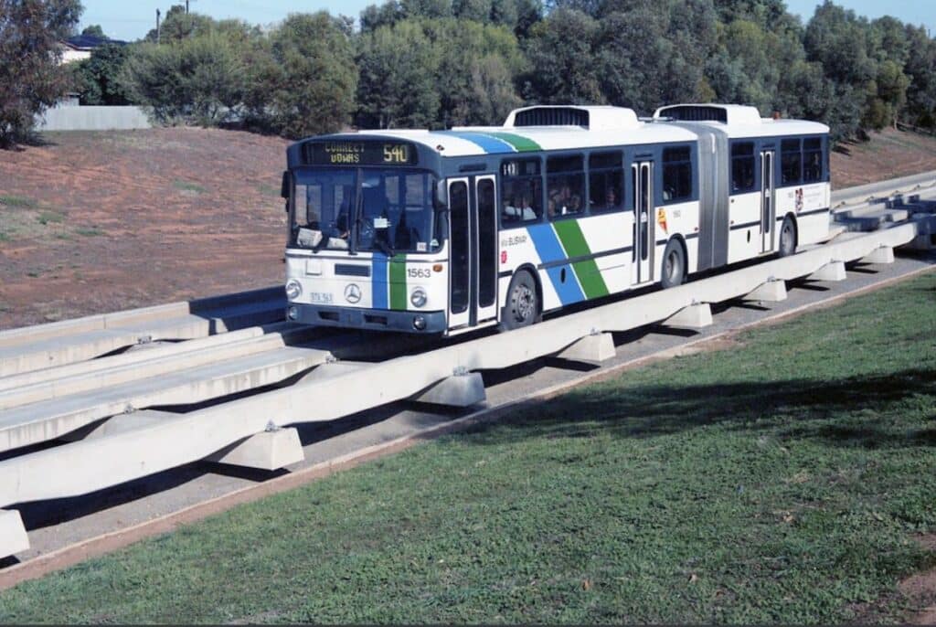 Adelaide O-Bahn marks 40 years of guided bus success
